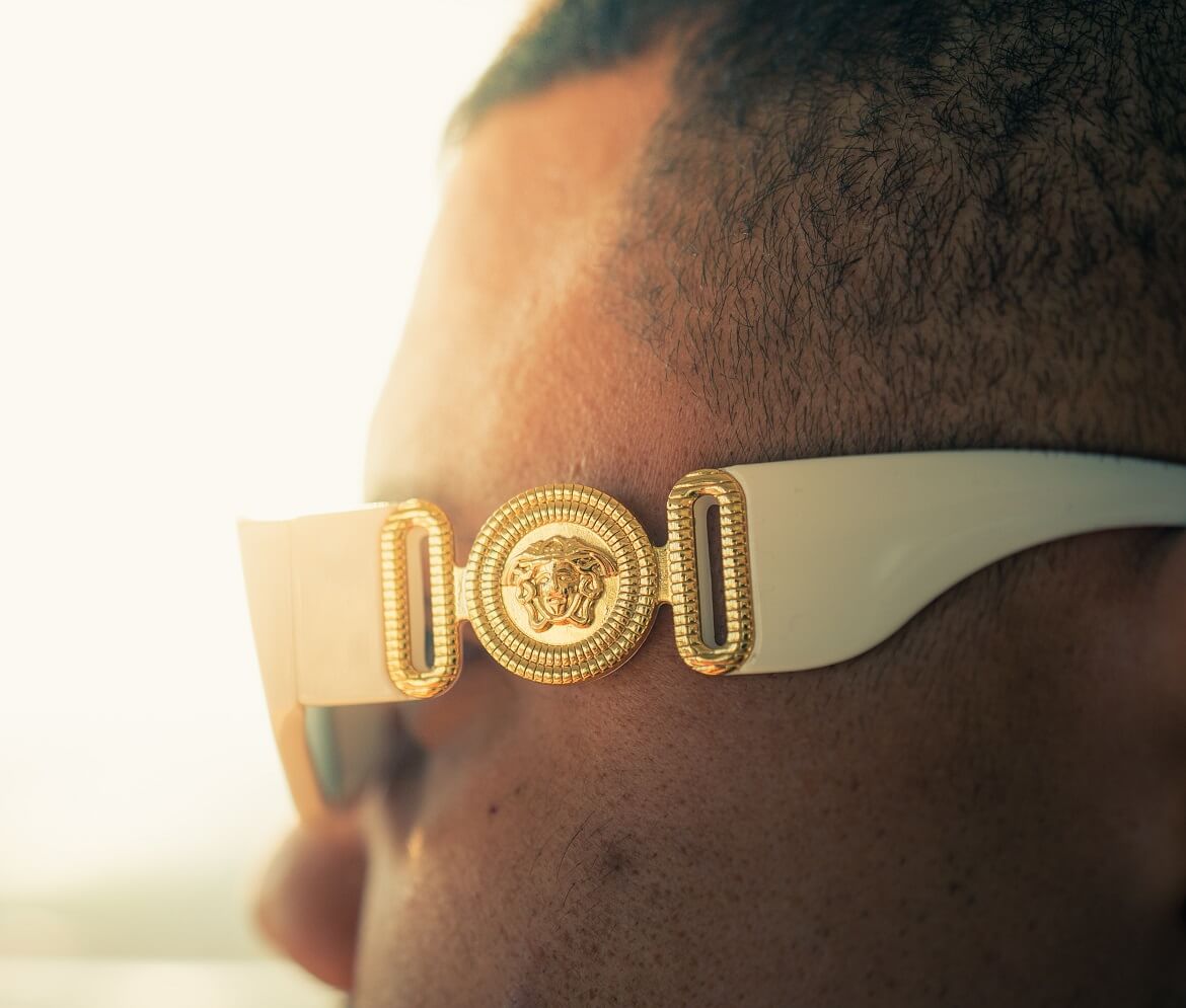 Você conhece a marca Versace? Descubra tudo sobre ela! - Ótica Mori